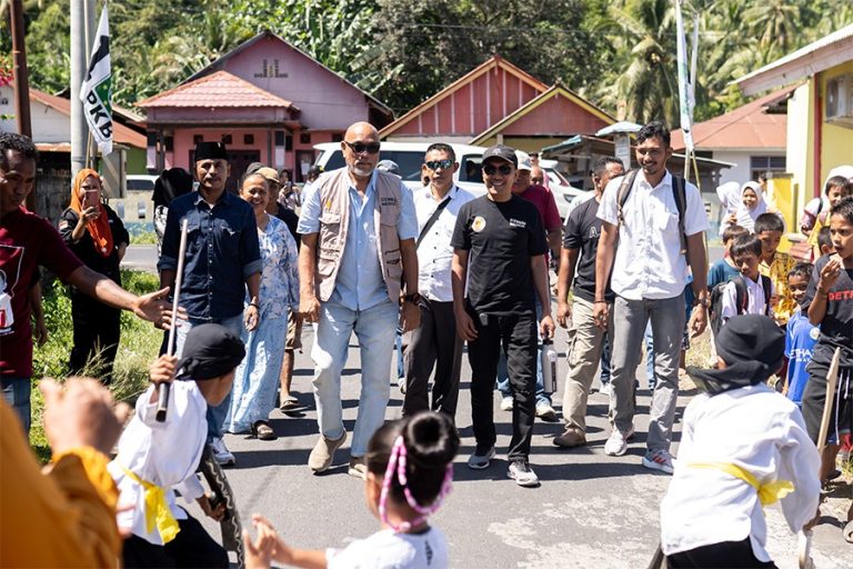 Sosok: Steward Bangun Pendidikan, Maskur Bikin Gerakan Literasi - cermat